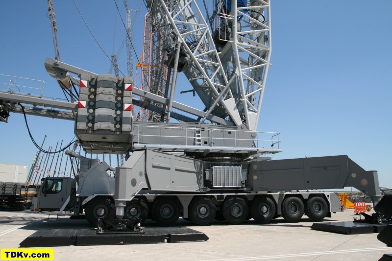 Liebherr LG 1750 lattice boom crane | Equipment Handbooks