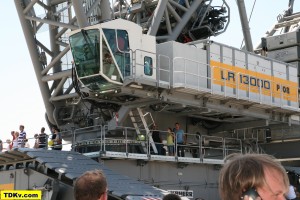Liebherr LR 13000 crawler crane | Equipment Handbooks