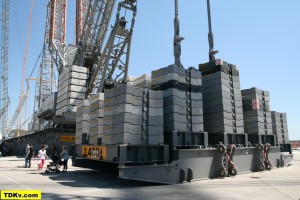 Liebherr LR 13000 crawler crane | Equipment Handbooks