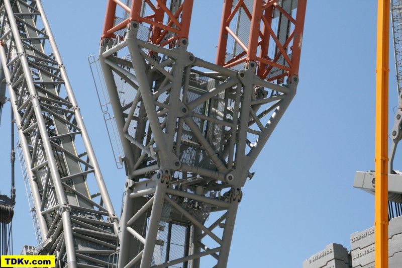 Liebherr LR 13000 Power boom | Equipment Handbooks