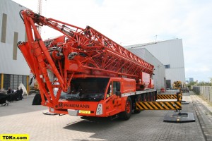 Spierings mobile tower crane SK1265-AT6 from Peinemann | Equipment ...