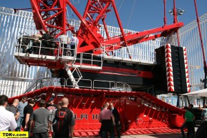 Liebherr LR 11000 crawler crane | Equipment Handbooks