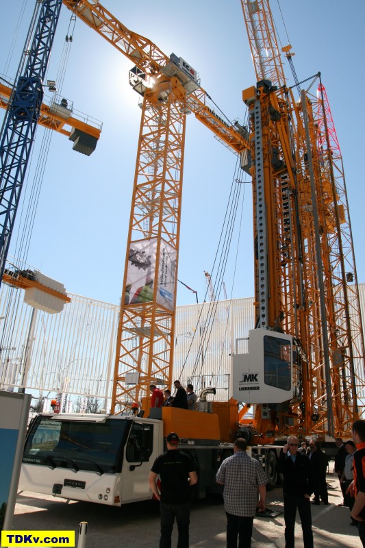 Liebherr MK 140 mobile tower crane | Equipment Handbooks